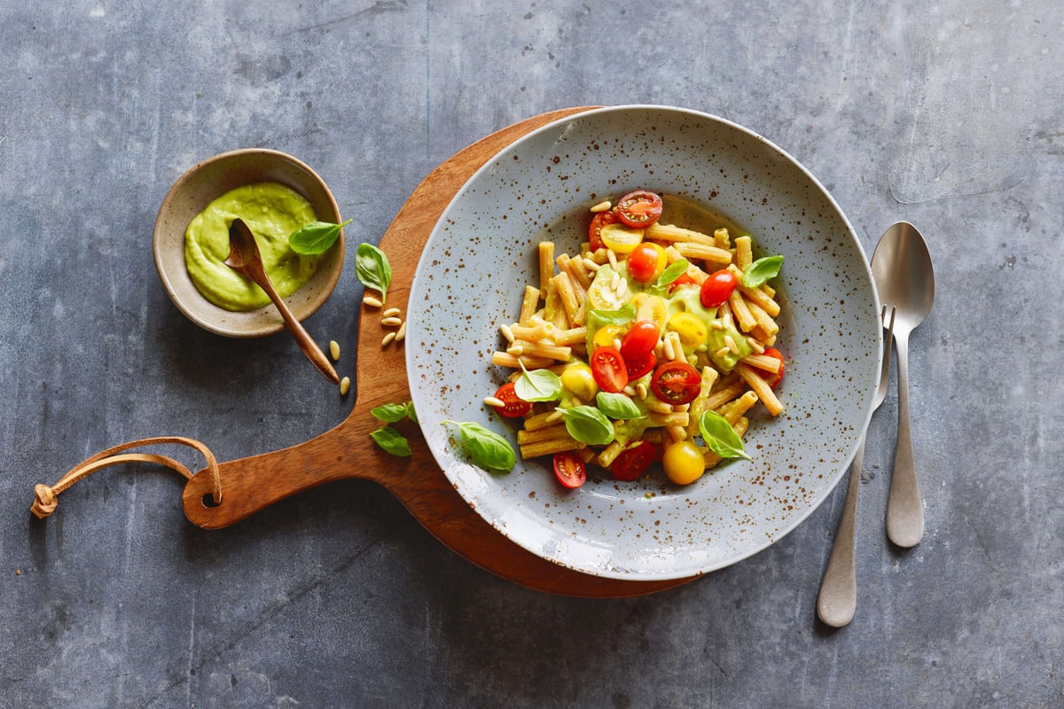 Rezept: Rote-Linsen-Pasta mit Avocadocreme | Migros iMpuls