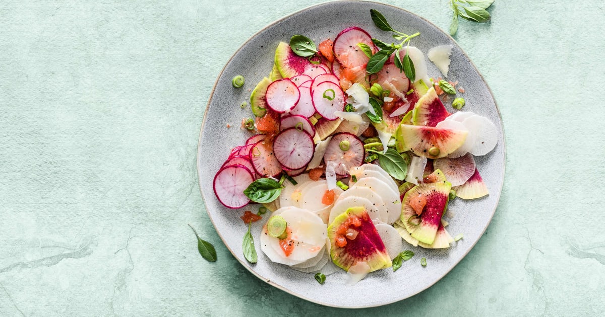 Insalata di ravanelli colorati con parmigiano | Ricetta