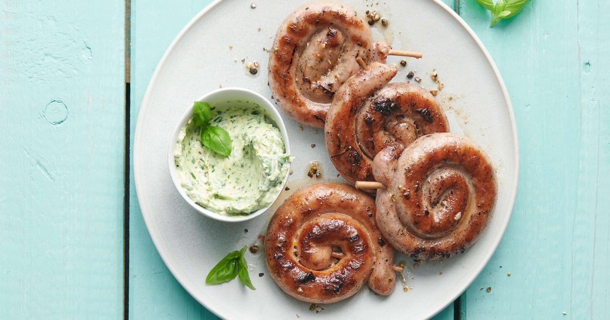 Escargots de saucisse grillés avec sauce basilic | Migusto
