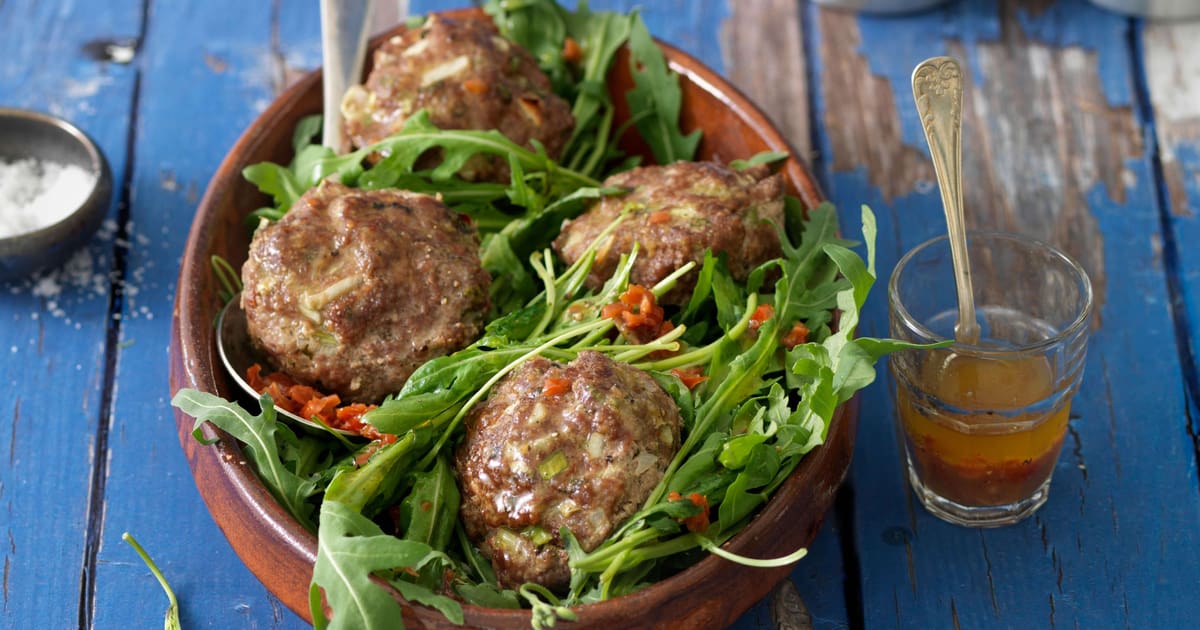 Petits rôtis de viande hachée avec roquette | Recette