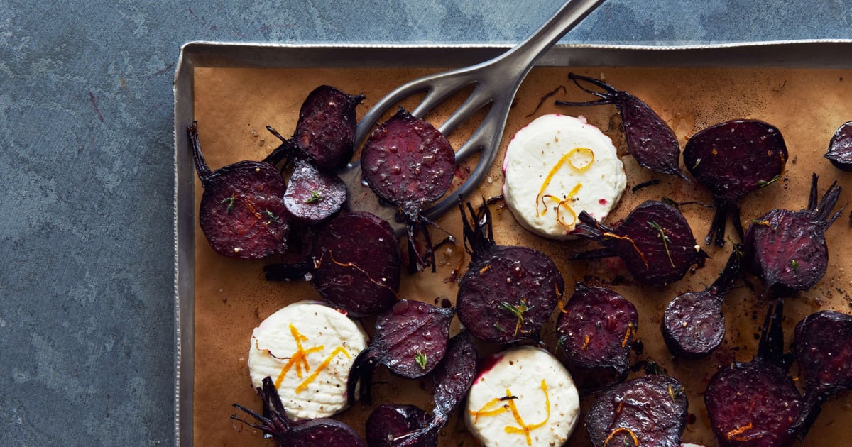 Betteraves rouges rôties avec fromage de chèvre et miel de fleur d ...