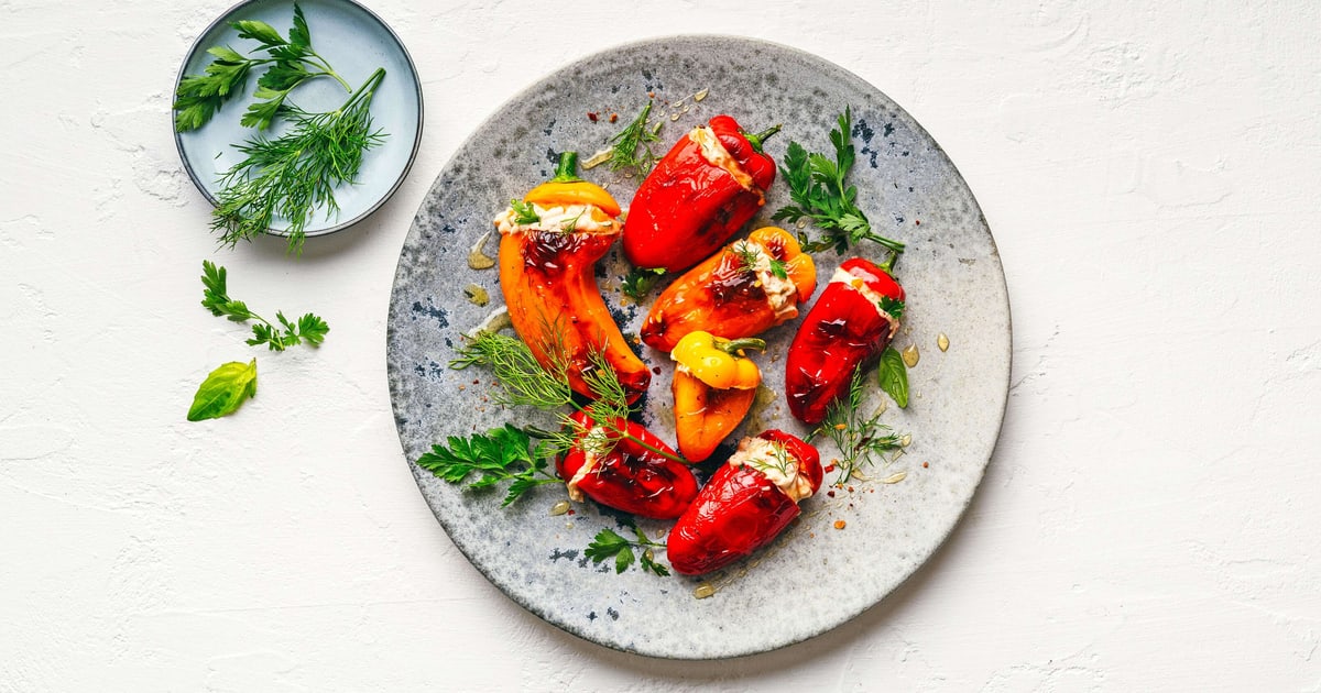 Poivrons farcis au fromage frais et au miel | Migusto