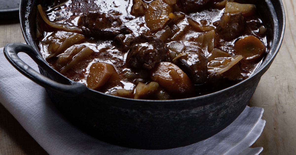 Rindsragout mit Rotweinsauce | Migusto