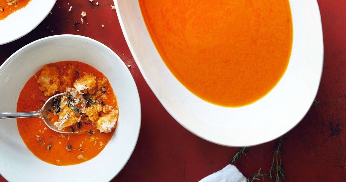 Soupe de poivrons avec croûtons au parmesan | Migusto