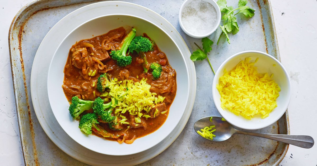 Curry d’agnello con riso alla curcuma | Ricetta