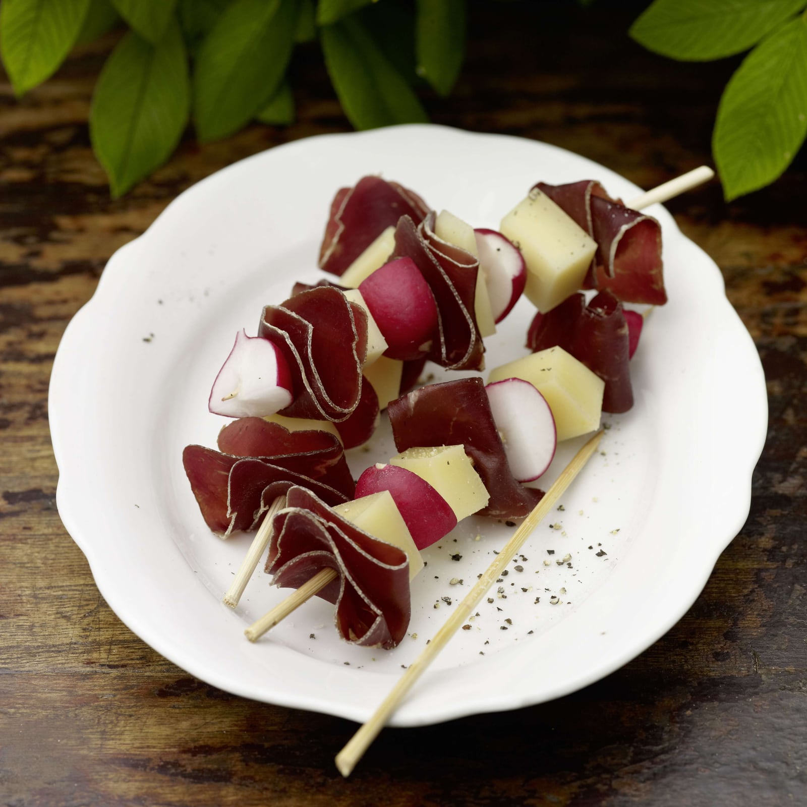 Mini-brochettes d’apéritif à la viande séchée | Recette