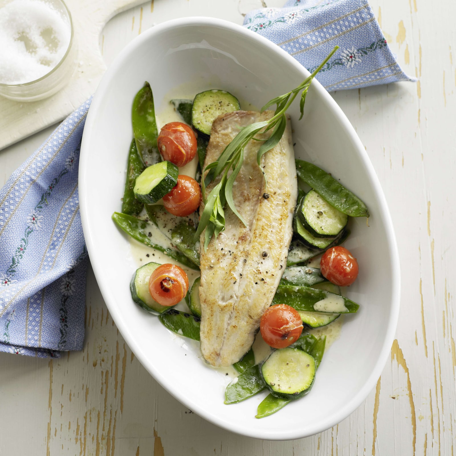 Forellenfilet auf Rhabarbergemüse | Rezept