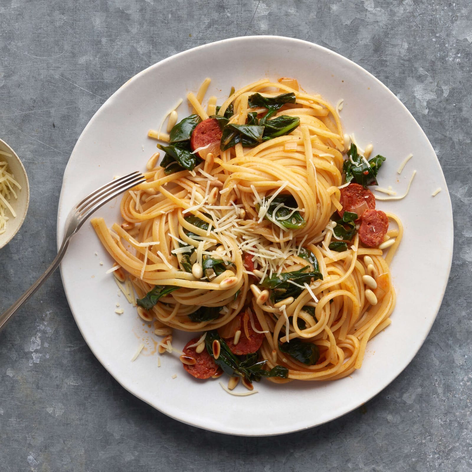 Spaghetti avec épinards, saumon et fromage frais | Recette