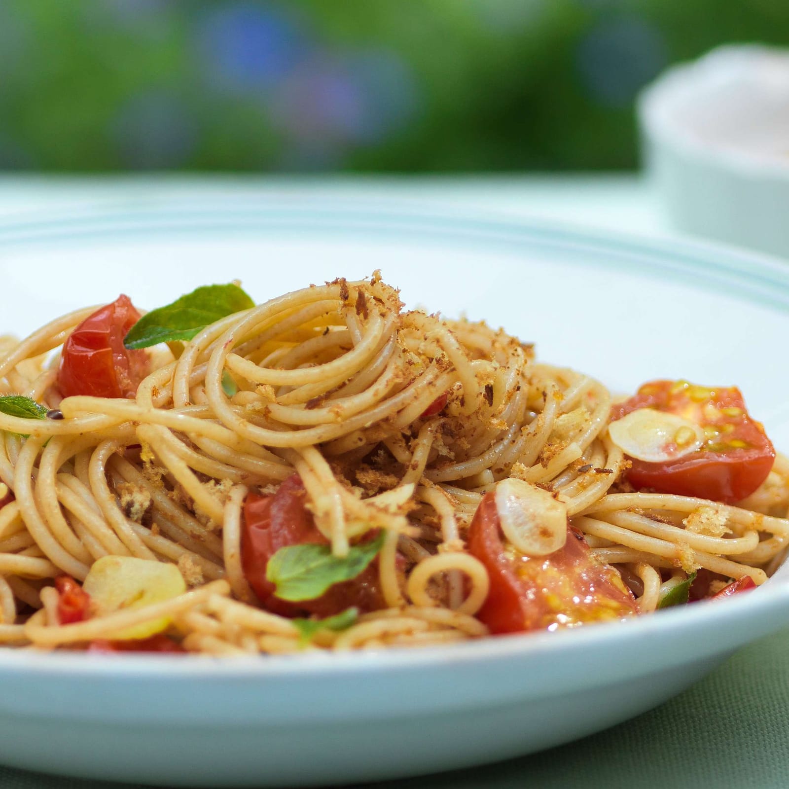 Spaghetti aux épinards et aux crevettes | Migusto