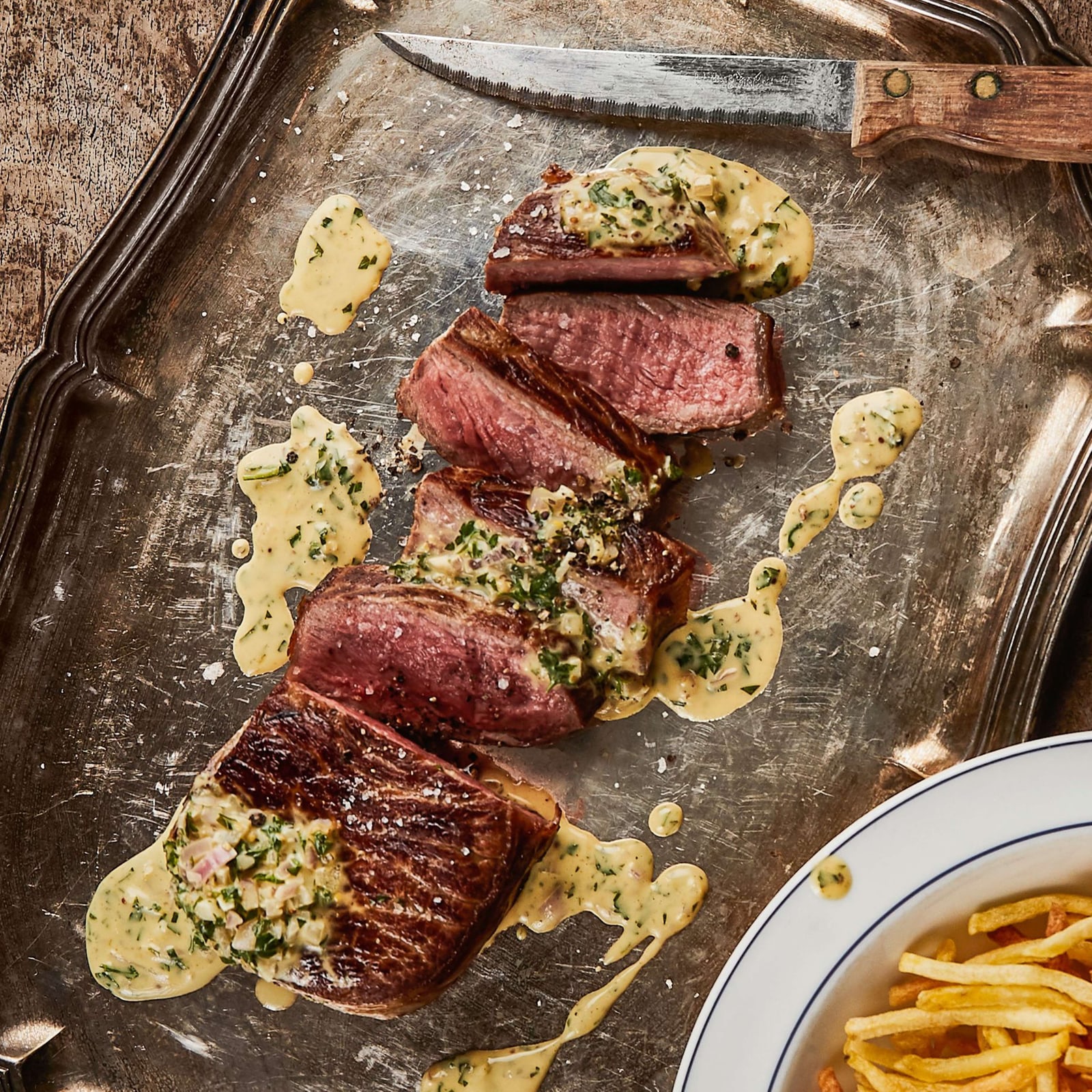 Entrecôte auf Röstbrot | Migusto