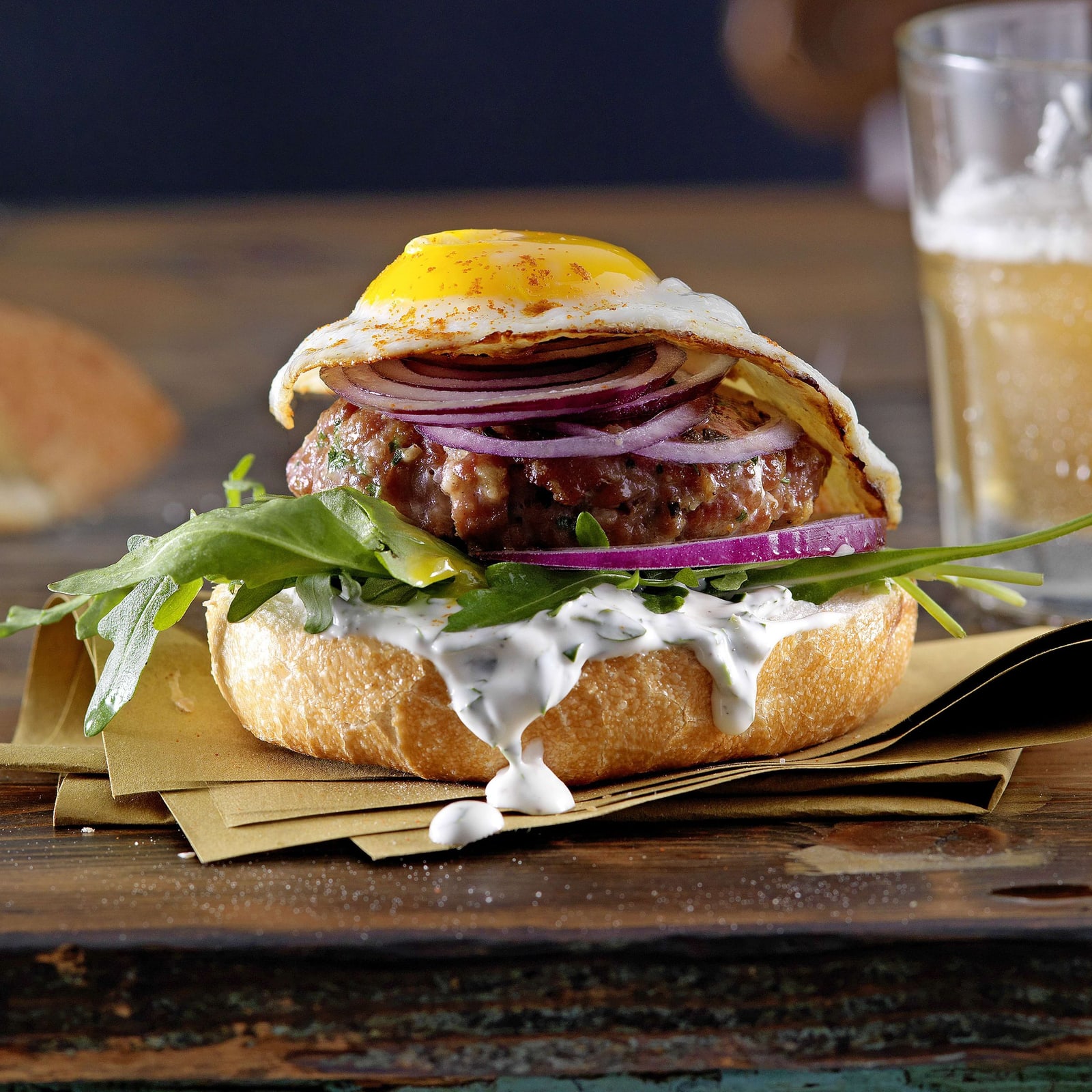 Polpette di luganiga avec yogourt au céleri | Recette