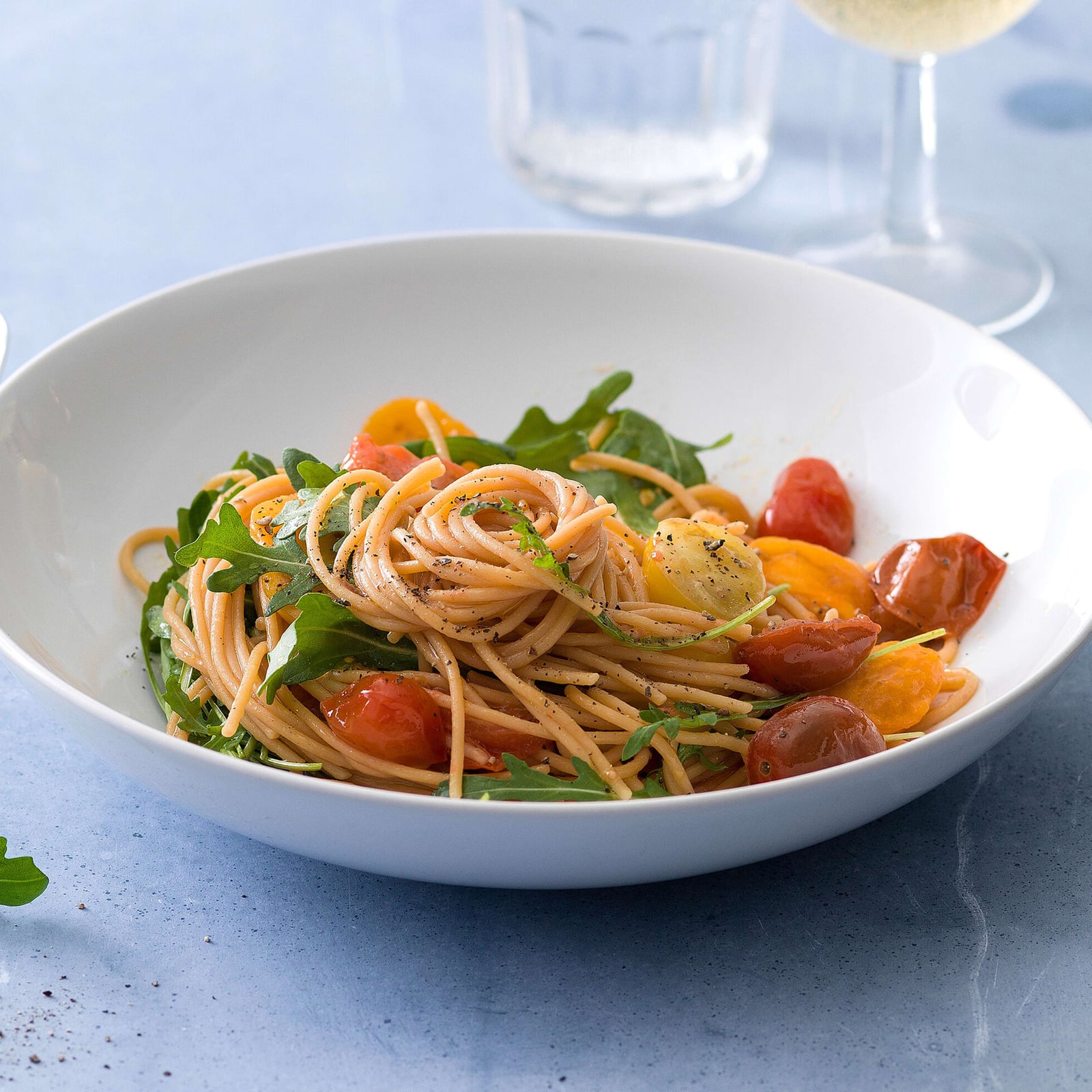 Spaghetti con zucchine allo zafferano | Ricetta