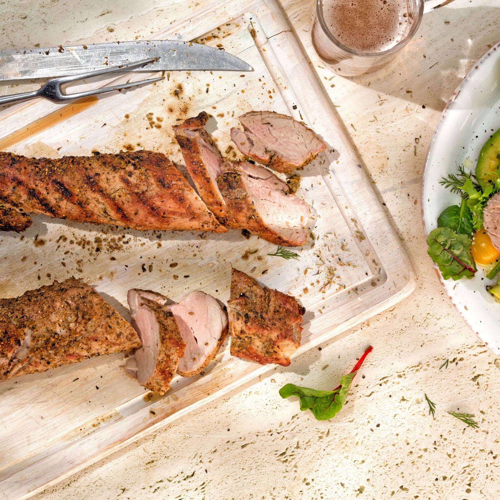 Entrecôte grillée avec laitue romaine | Migusto