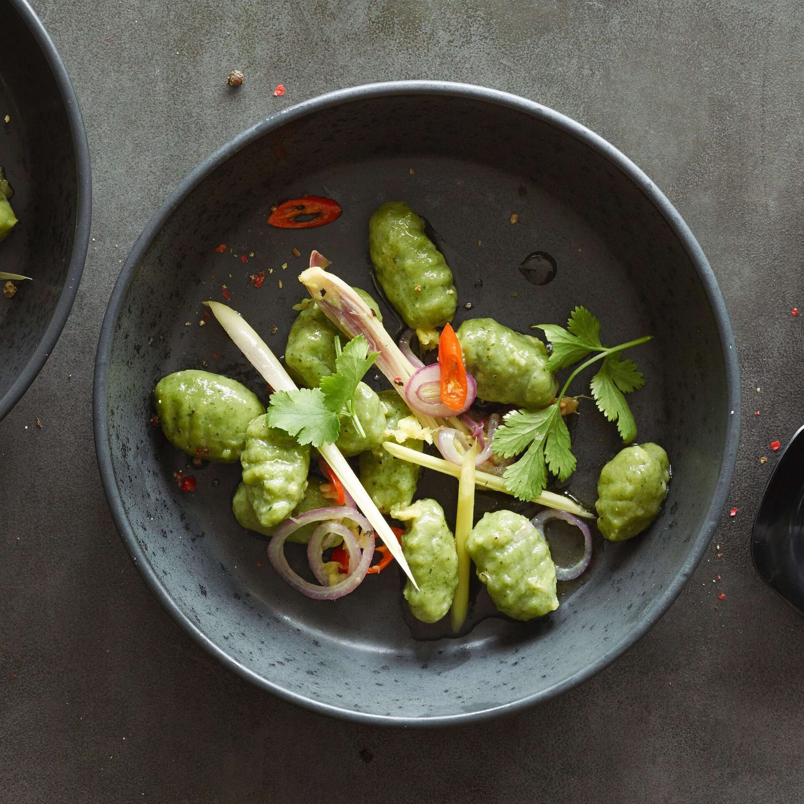 Matcha-Nudeln mit Limettensauce | Migusto