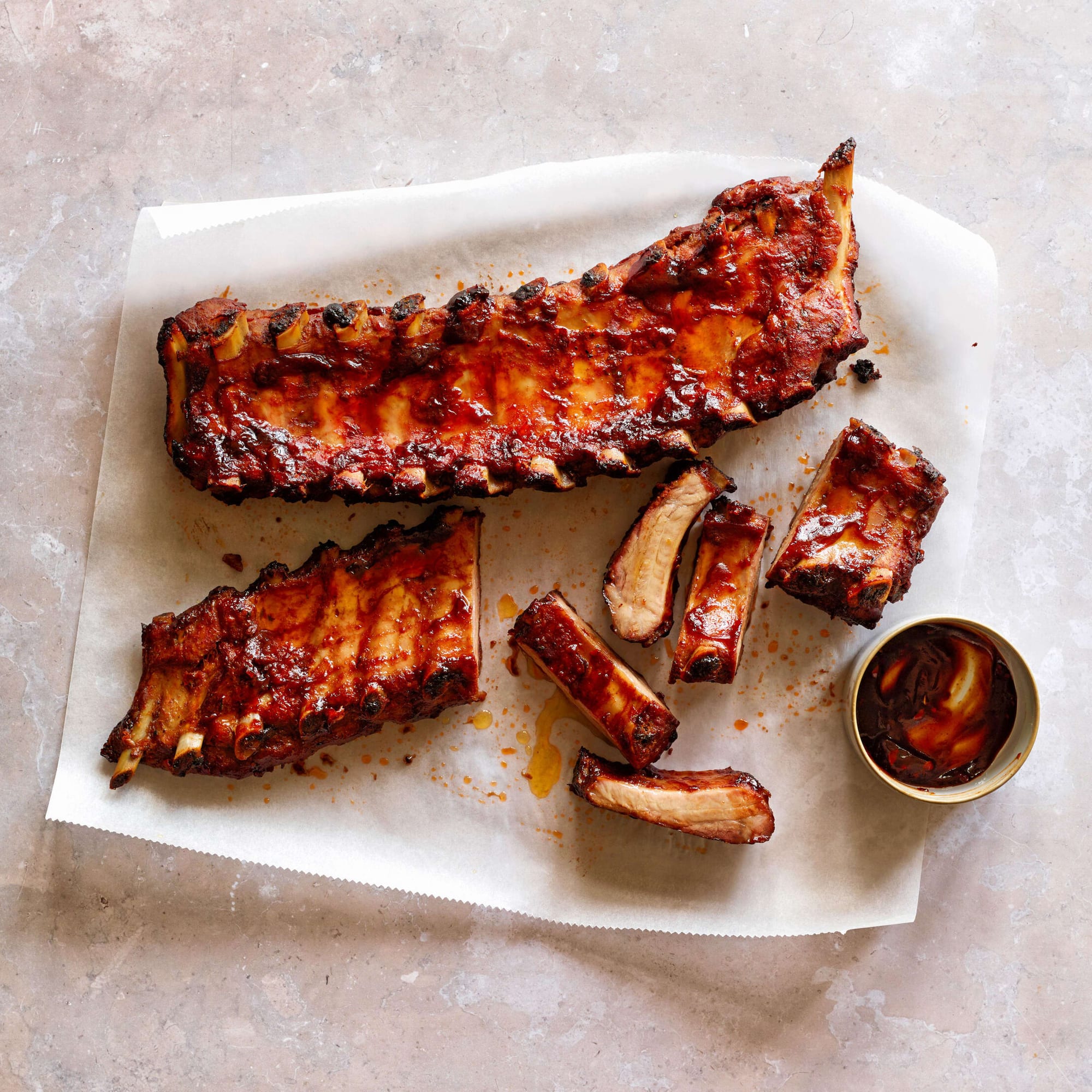 Spareribs mit Rub und BBQ-Sauce | Rezept