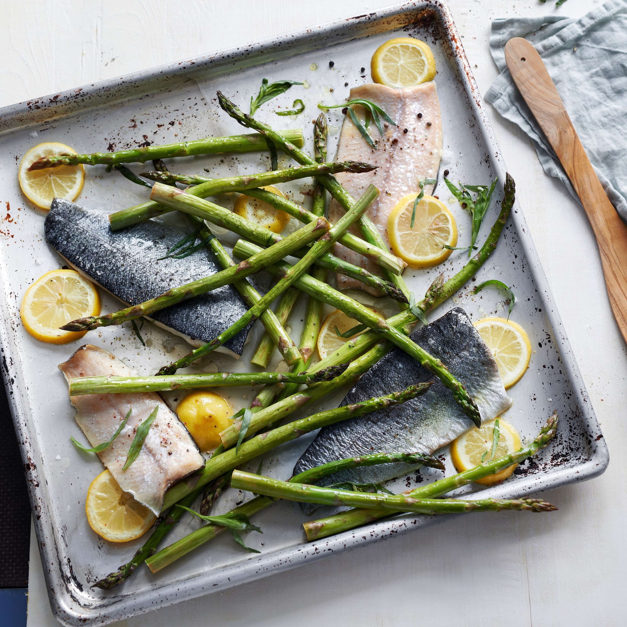 Spargeln mit Rohschinken und pochiertem Ei | Rezept