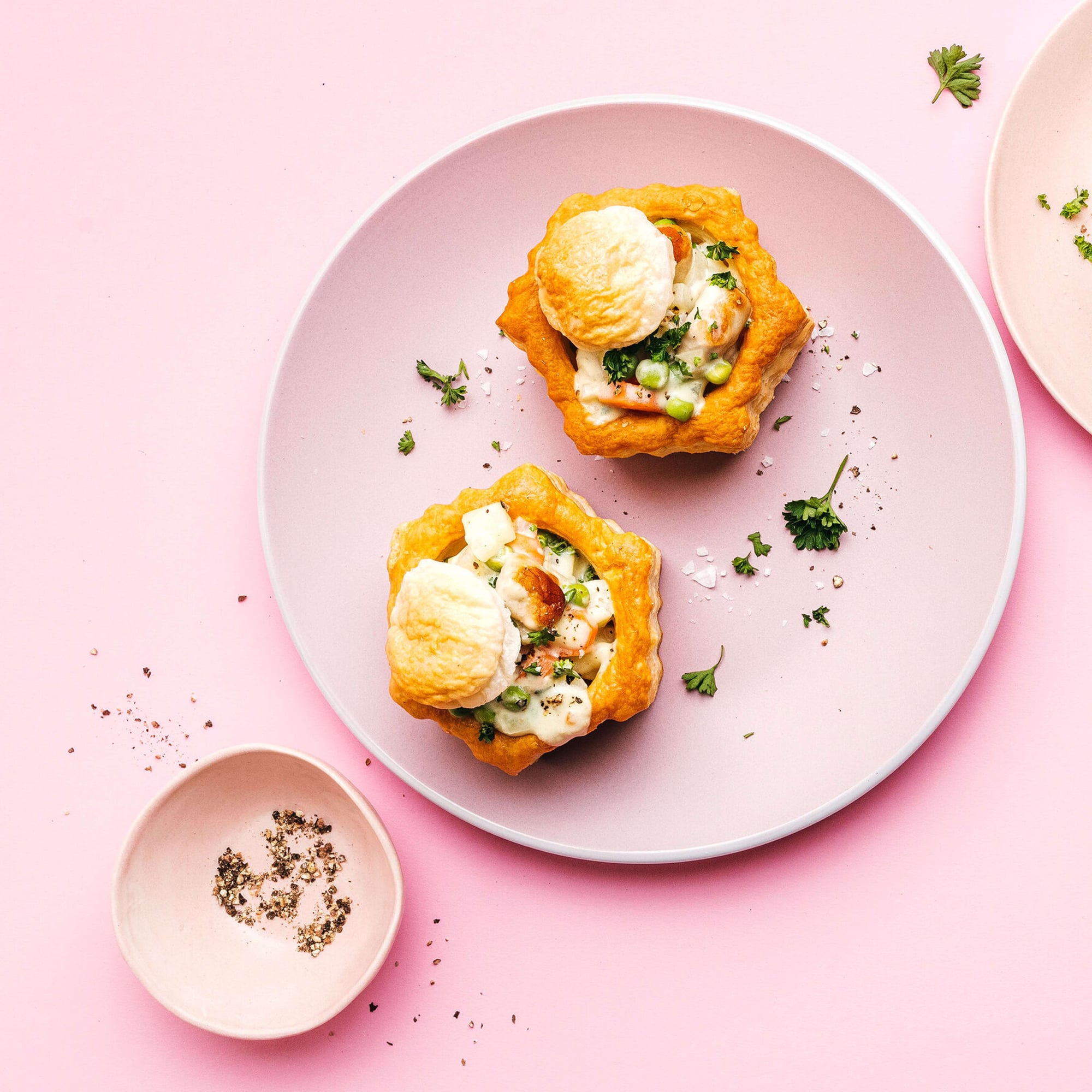Pastetli mit Poulet und Erbsen | Rezept