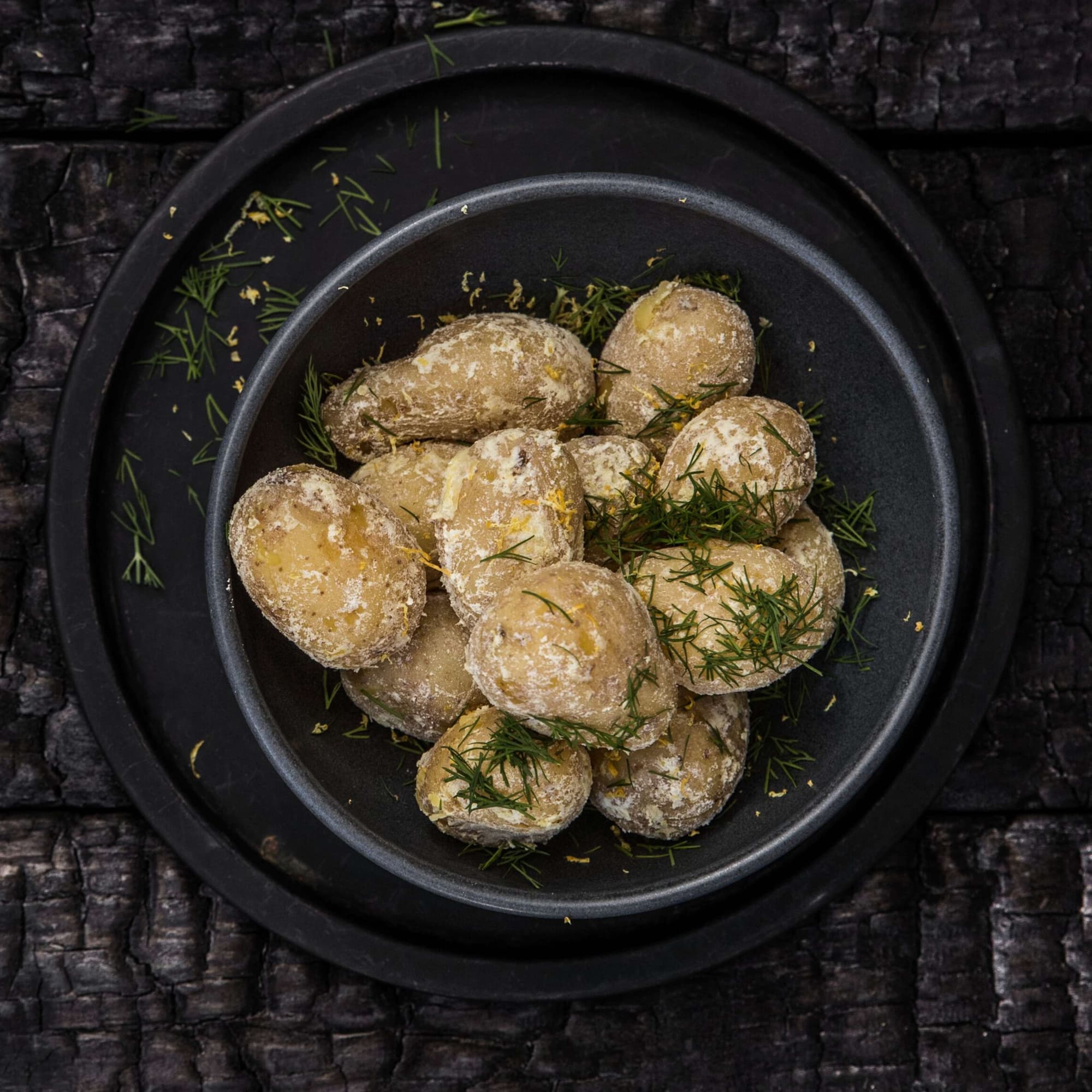 Patate al forno al pesto rosso | Ricetta