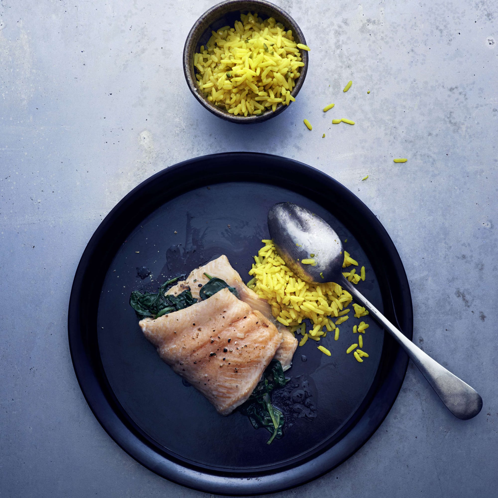 Filet d’omble chevalier avec tomates cerises rôties | Migusto