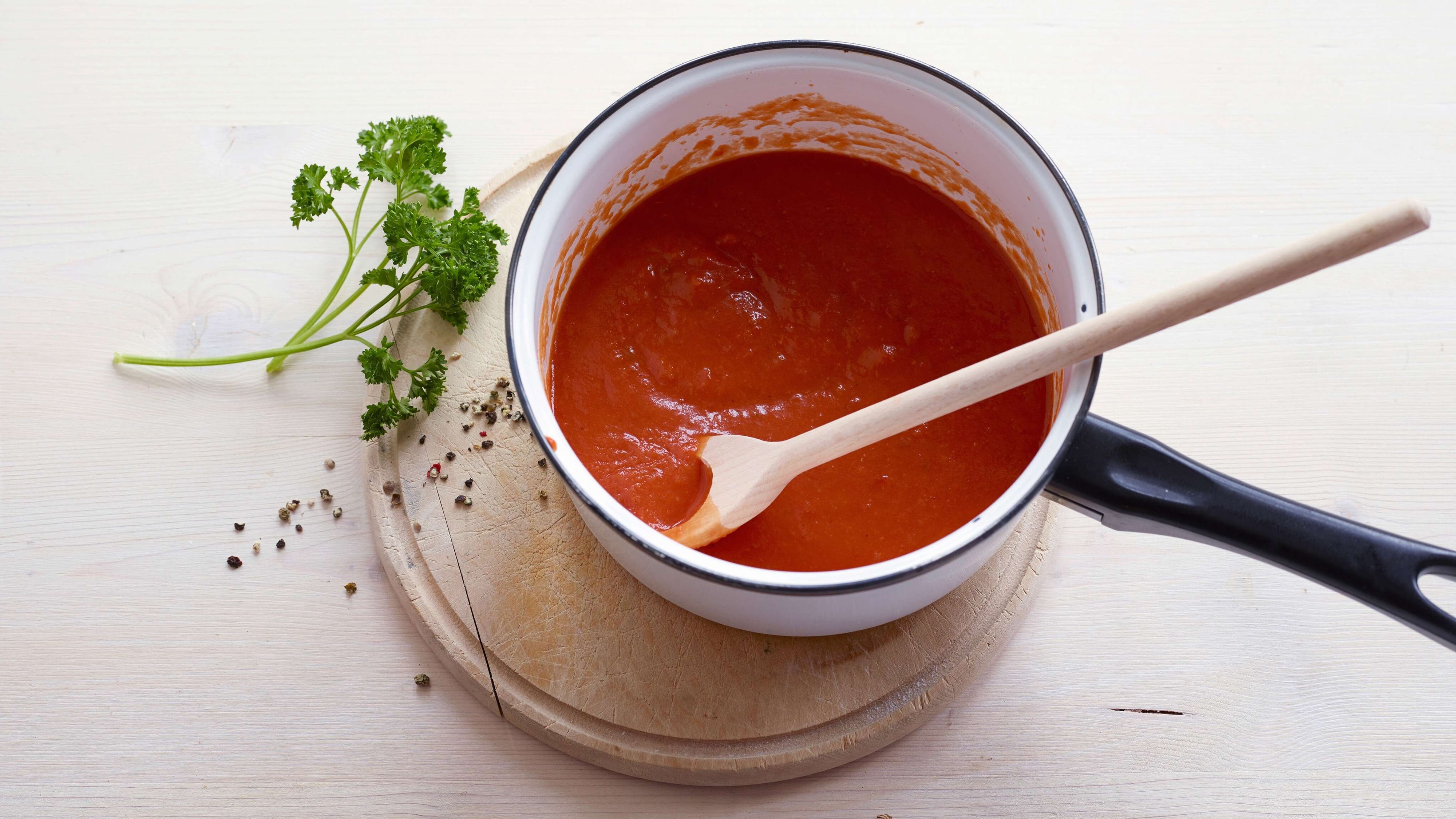 So kochst du eine aromatische Tomatensauce | Migusto