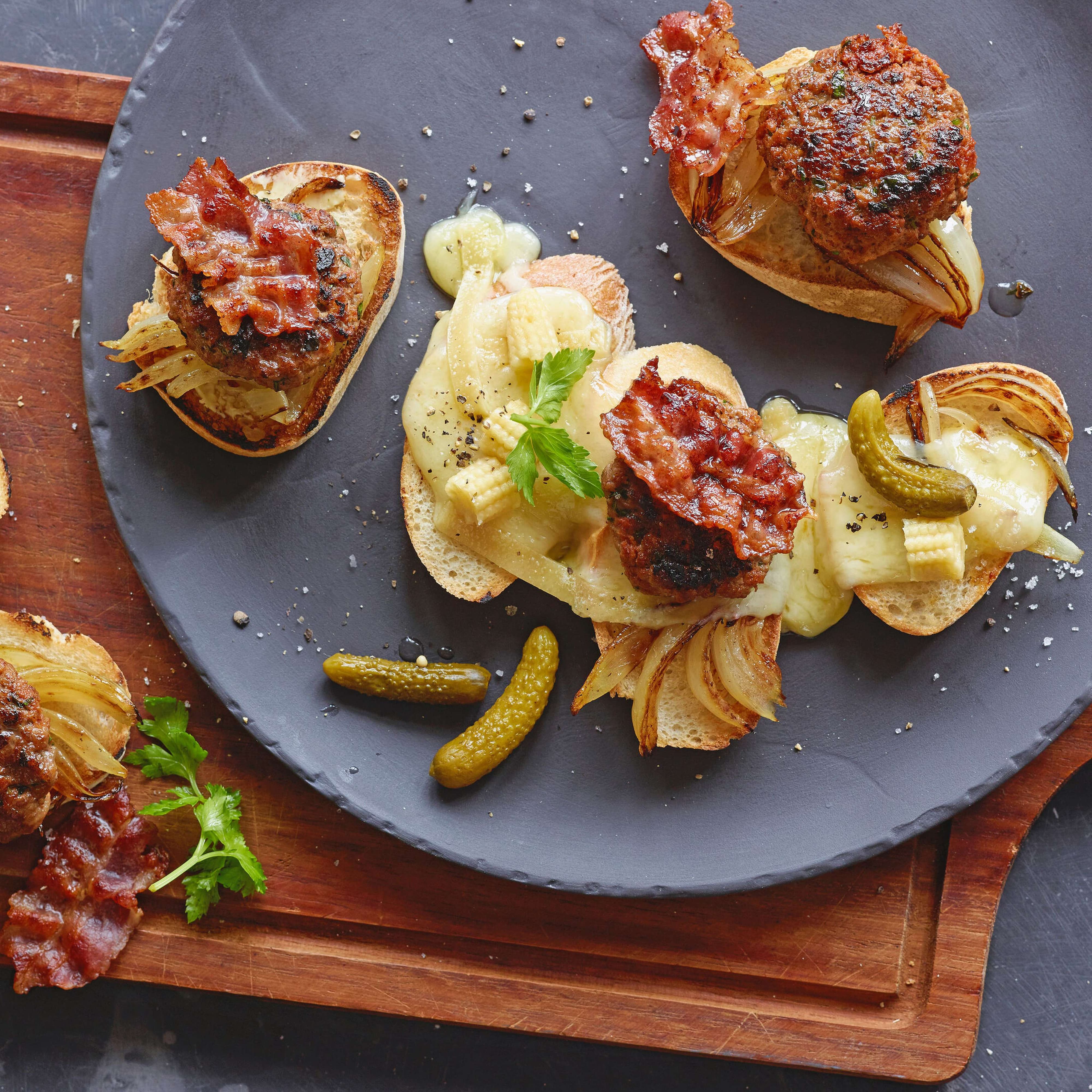 Pastetli mit Brätkügeli und Kohlrabi | Migusto