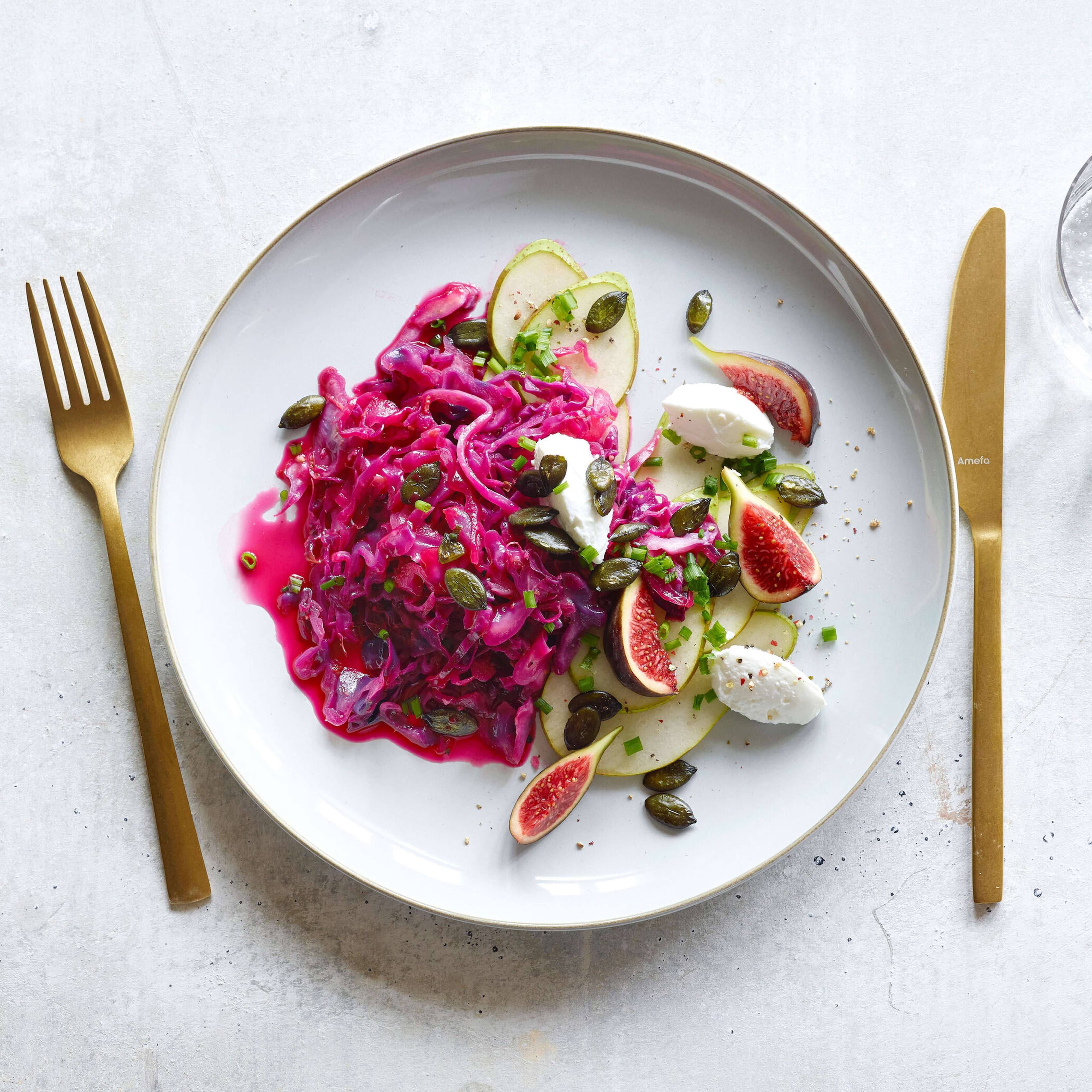 Carpaccio de betteraves rouges au miel et au fromage de chèvre | Recette