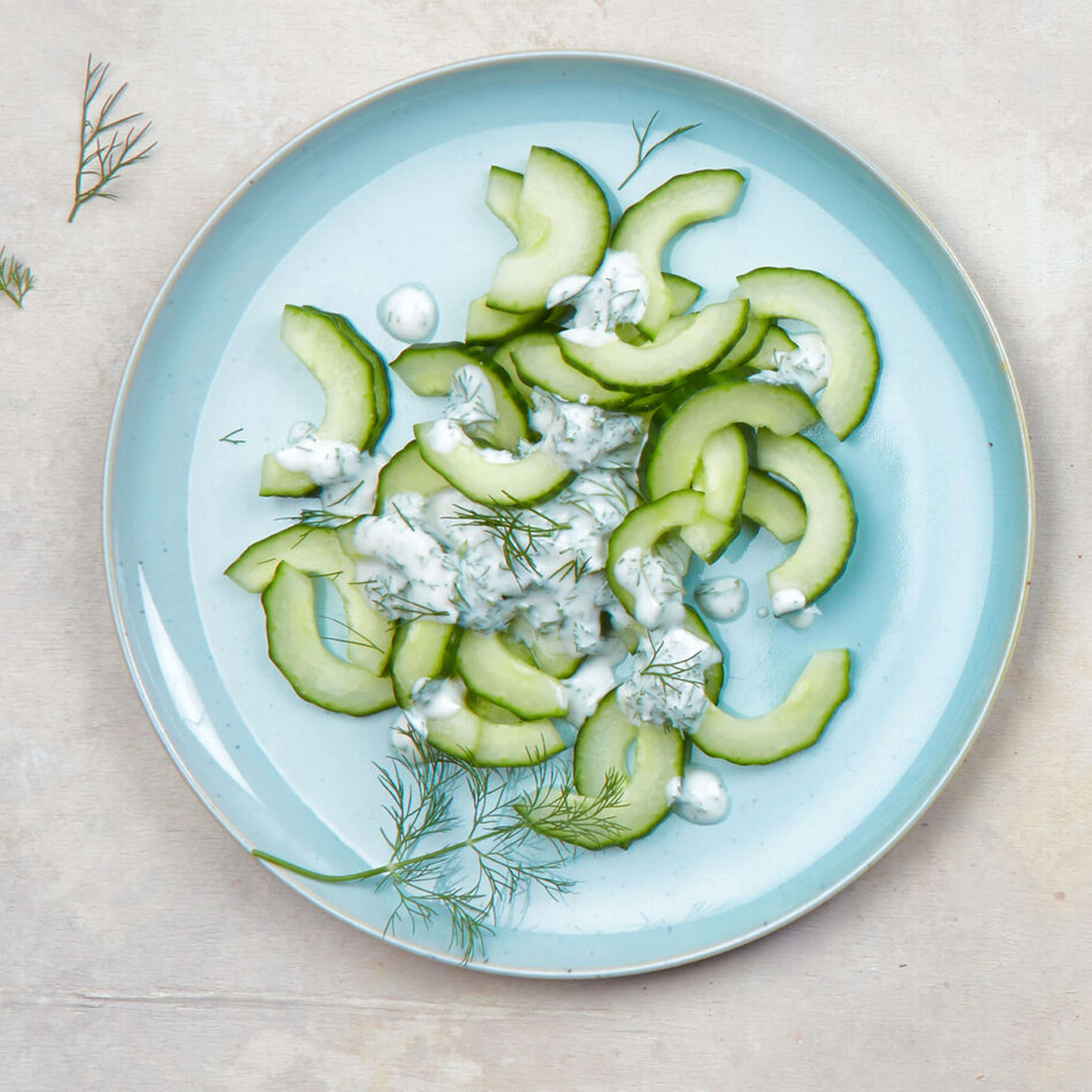 Salade de concombre avec lentilles et yogourt | Recette