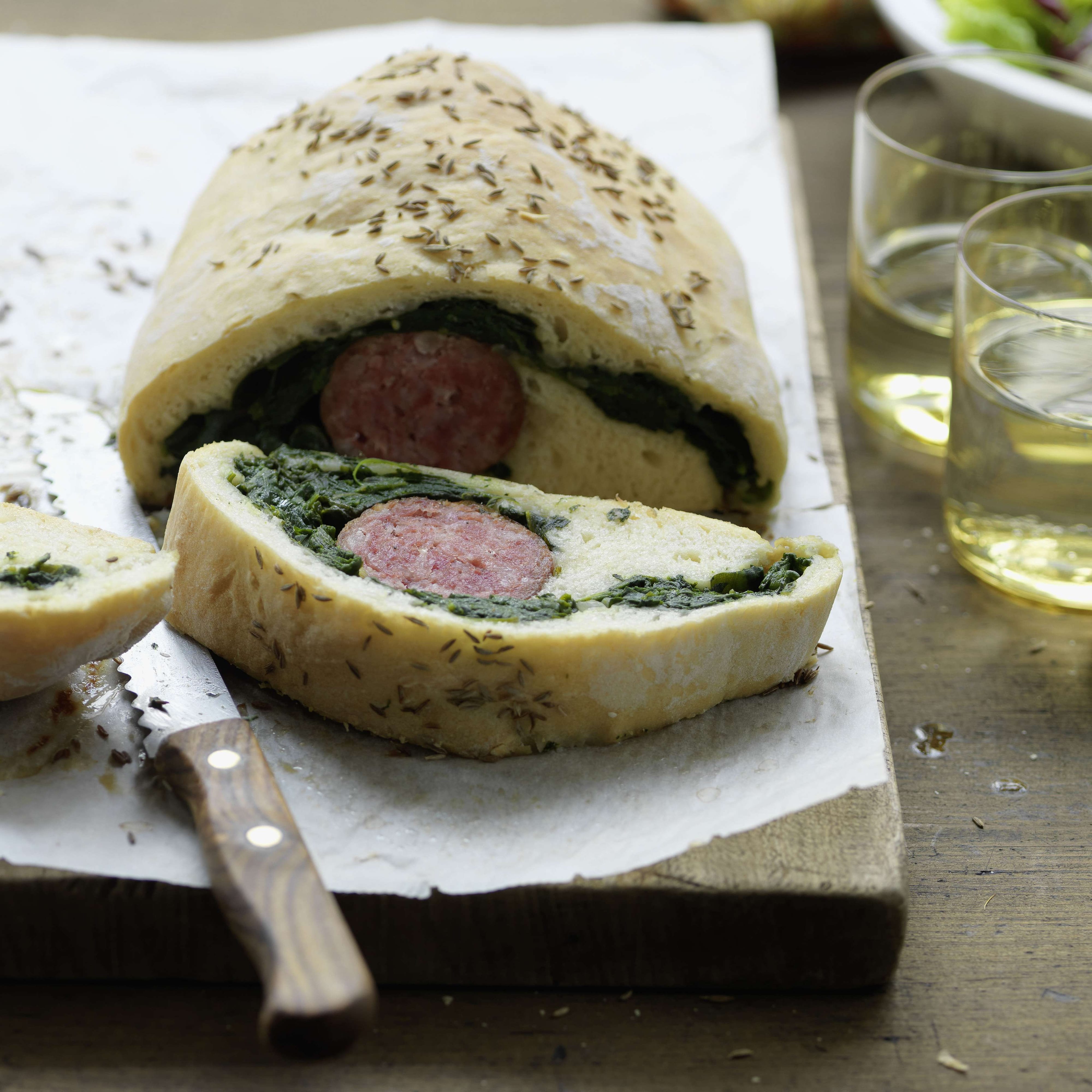 Saucisson en brioche pistachée | Recette