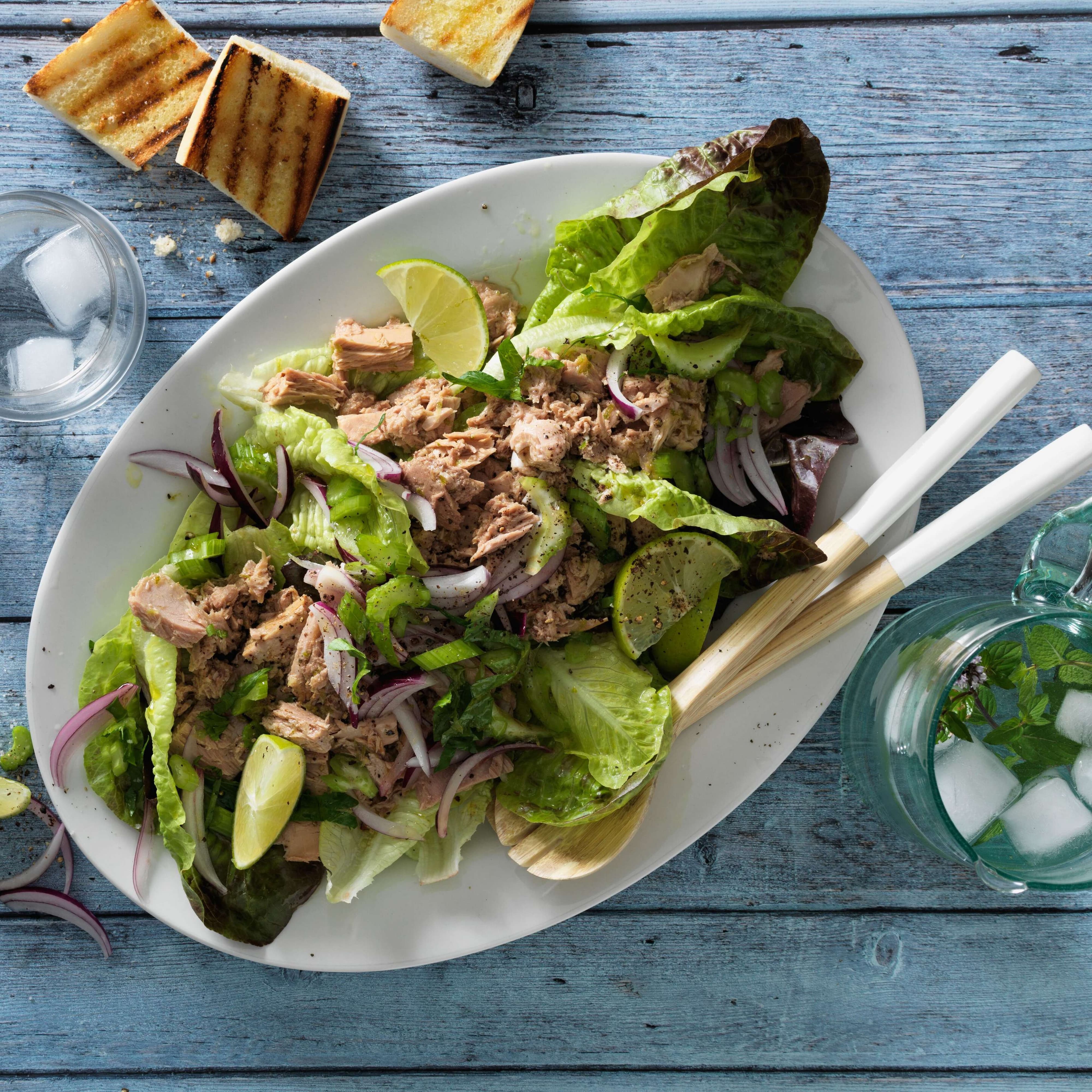 Salade de thon avec parmesan et tomates | Migusto