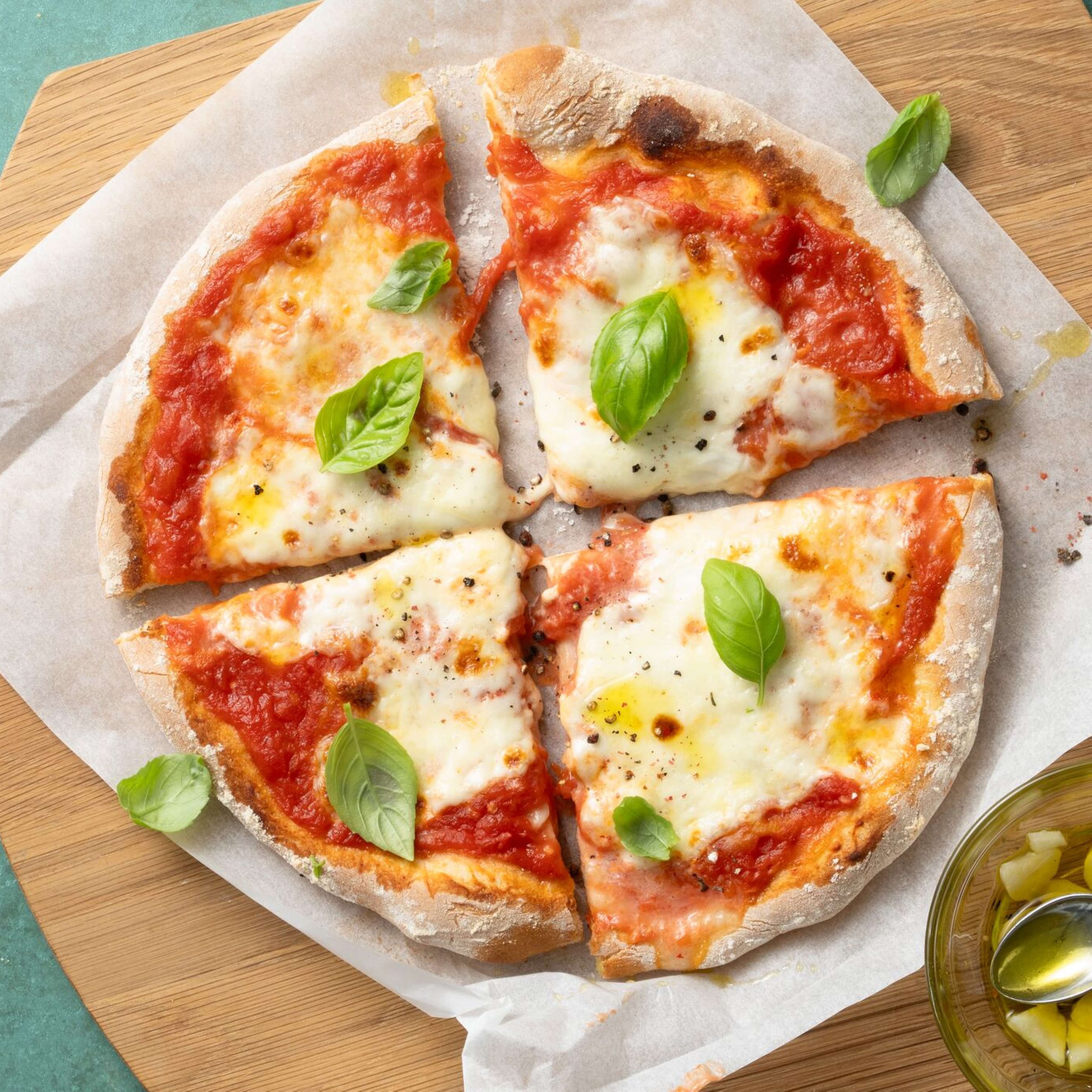 Pizza Margherita alla napoletana | Rezept