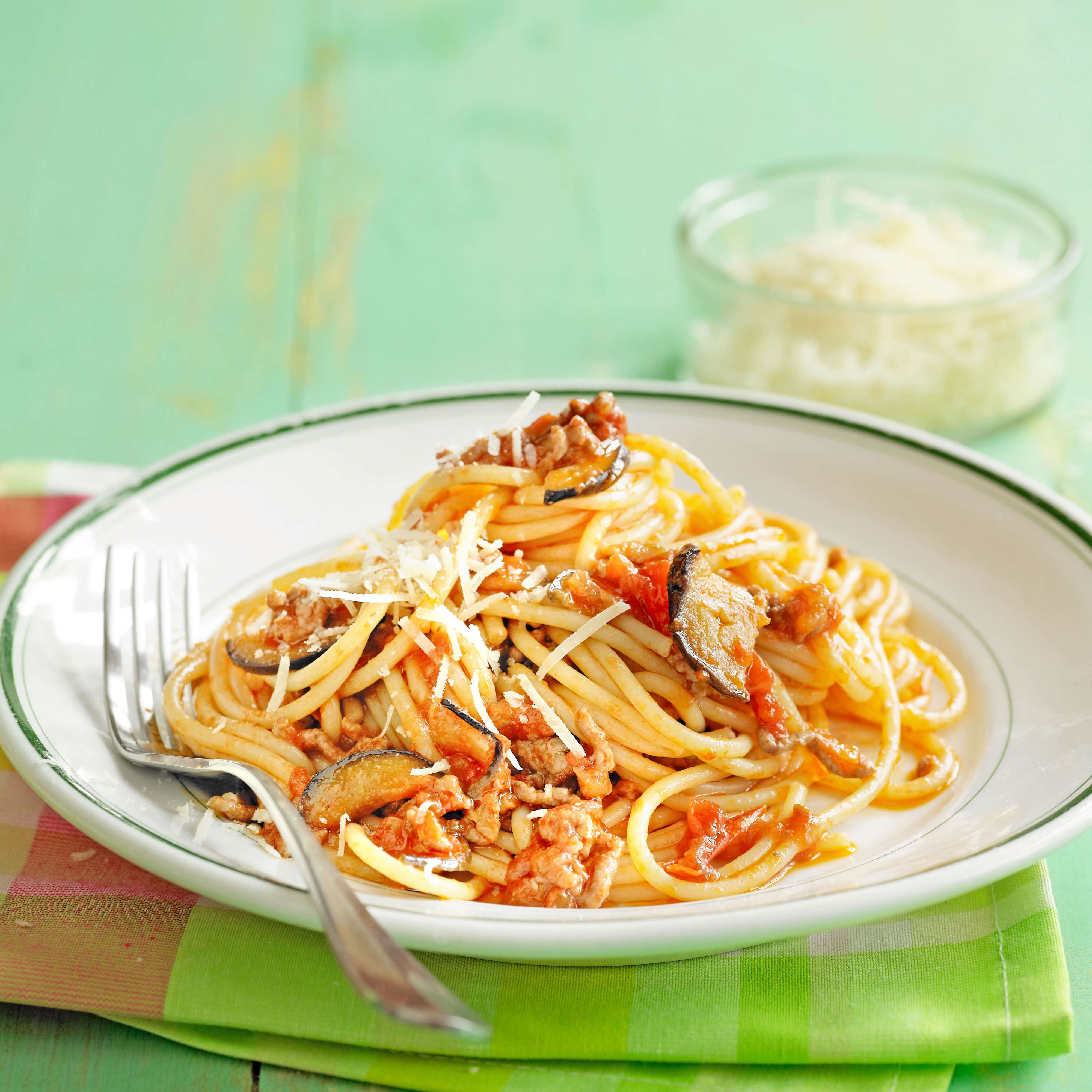 11135975327948744154alletimballo Di Spaghettoni Con Melanzane Ragc383c2b9 Alla Bolognesehtml