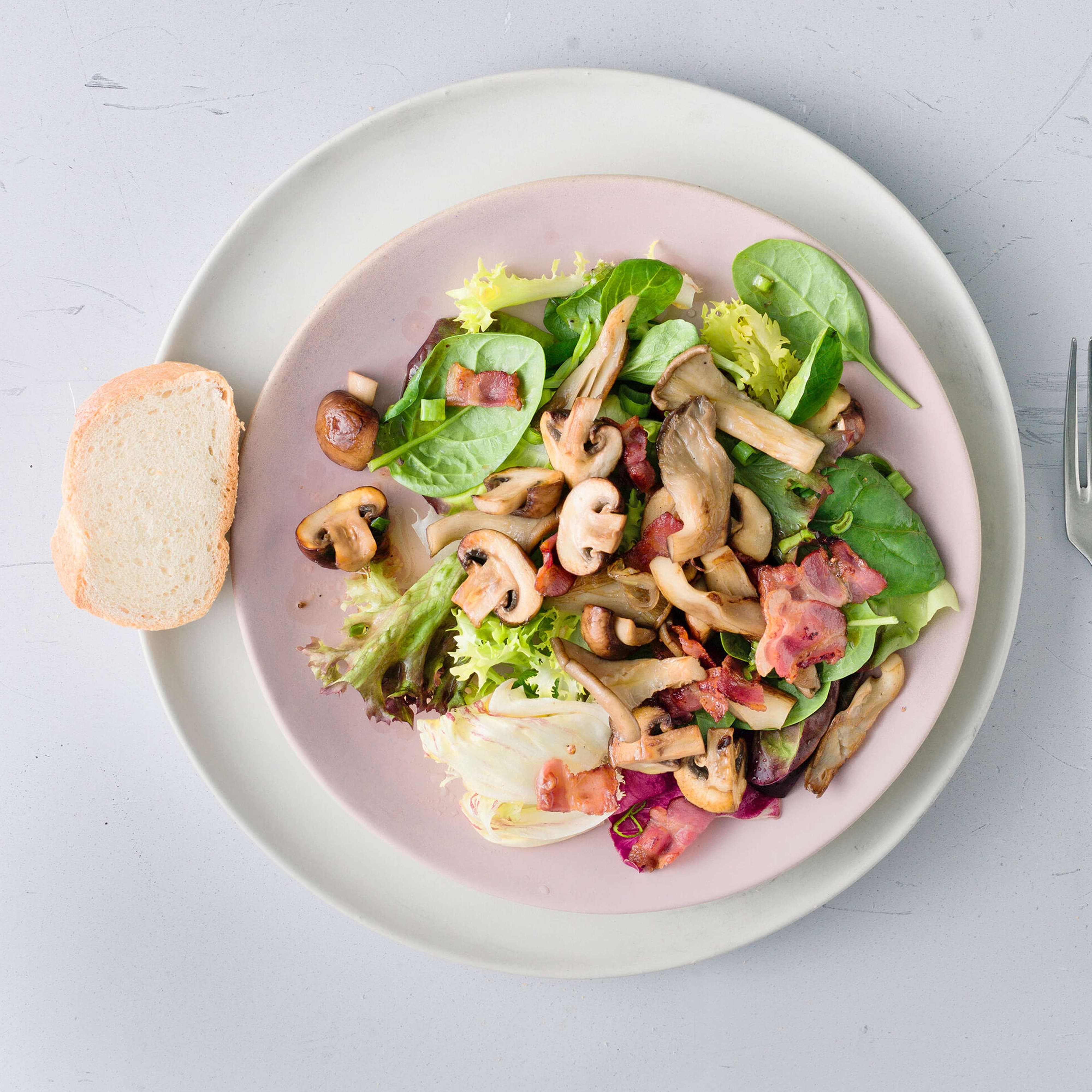 Nüsslisalat mit Pilzen und Birnen | Rezept