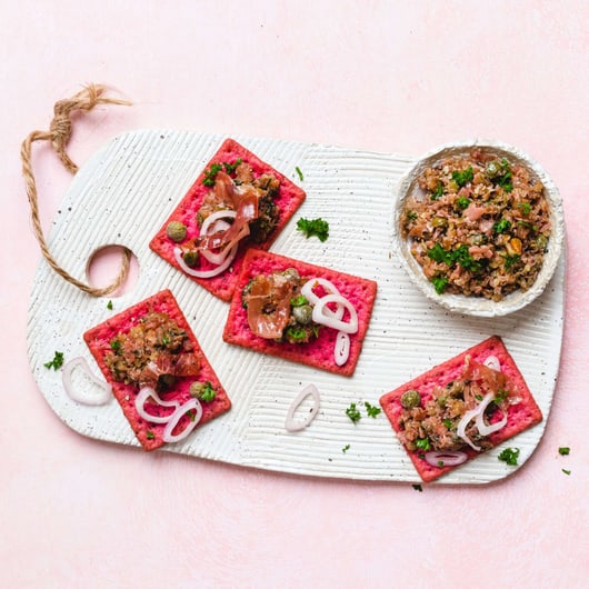 Aprikosenviertel im Rohschinkenmantel | Migusto