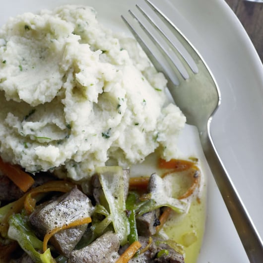 Filet d’omble chevalier avec tomates cerises rôties | Migusto