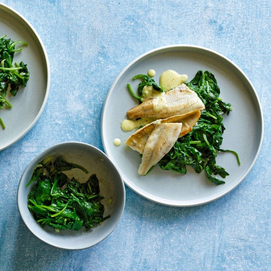 Filet d’omble chevalier avec tomates cerises rôties | Migusto