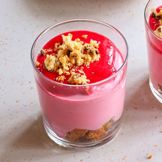 Ginger-Beer-Granità mit Himbeeren und Litschi | Rezept