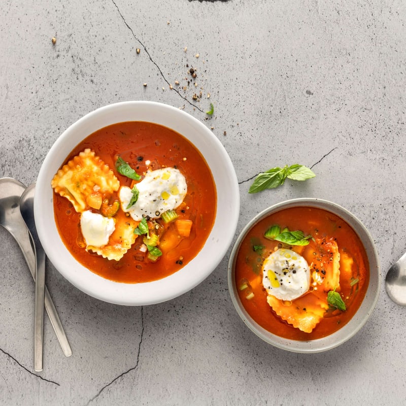 Minestra con pasta, spinaci e feta | Migusto