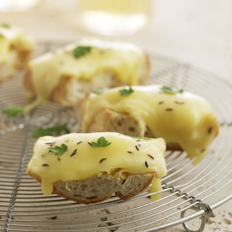 Crostini all’aglio | Migusto