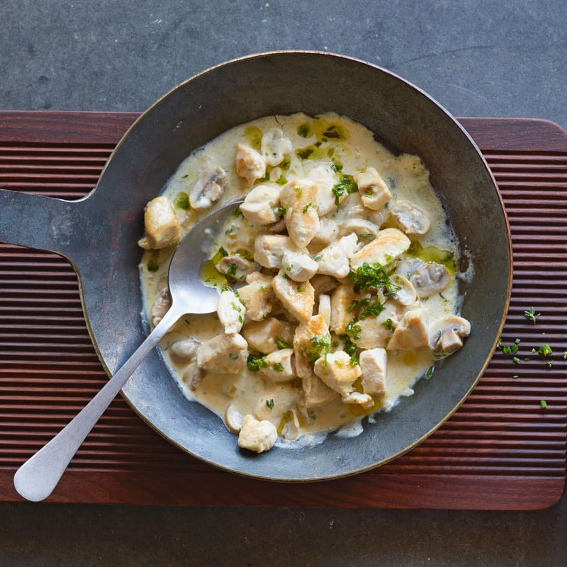 Émincé de poulet sauce calvados-ciboulette | Recette
